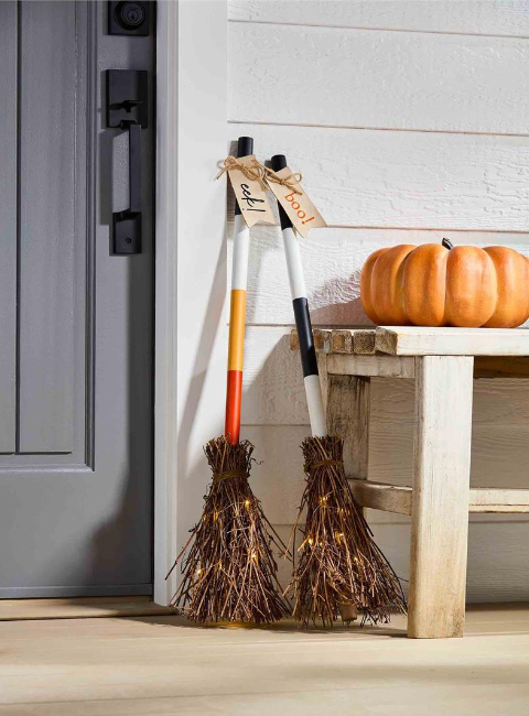 LIGHT-UP BROOM – the blue béret